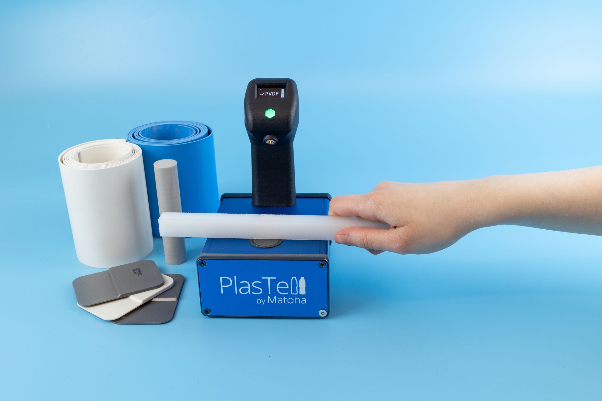 Plastics and textiles identification devices | Matoha