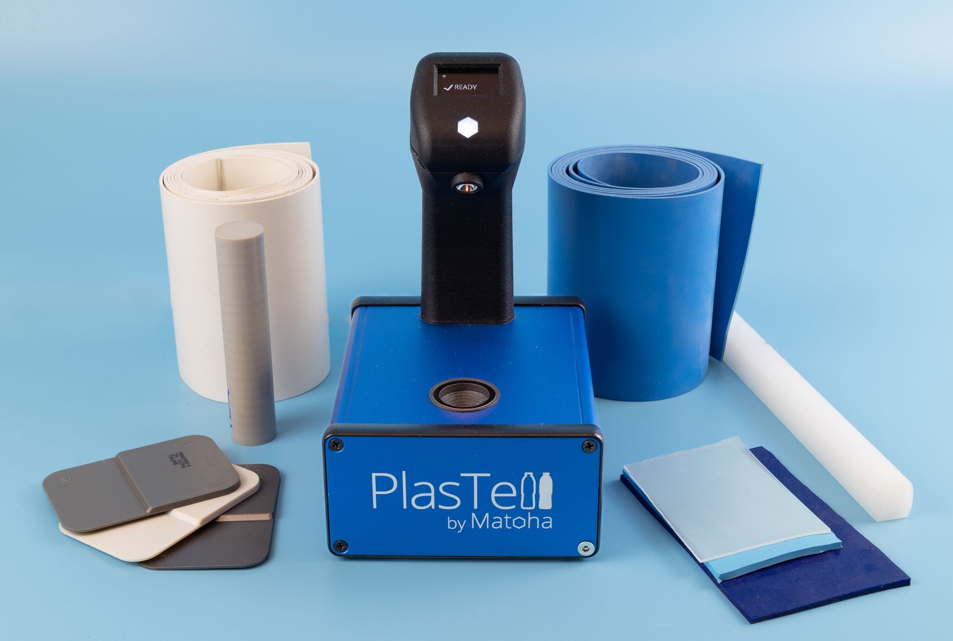 Plastics material identification devices